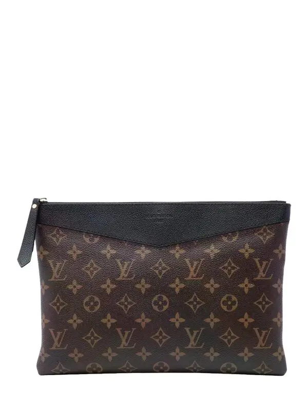 LOUIS VUITTON Monogram Canvas Daily Pouch Clutch Bag - Brown