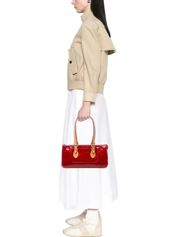 LOUIS VUITTON Monogram Vernis Rosewood Avenue Shoulder Bag - Red