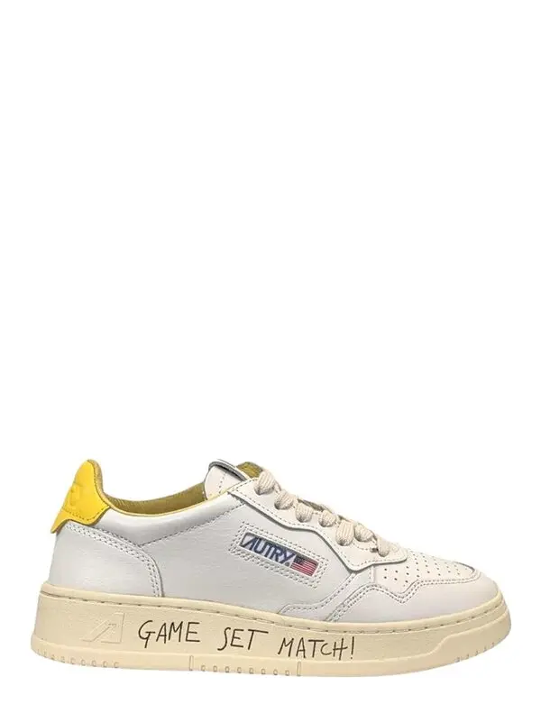 AUTRY Medalist Low Top Leather Sneakers With Perforated Details - White