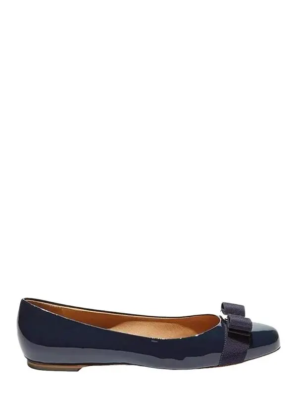 FERRAGAMO Ballet Flats With Logo Detail - Black