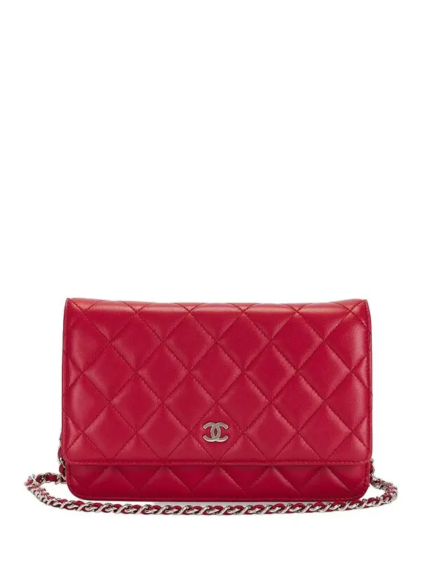 FWRD RENEW Chanel Lambskin Classic Wallet On Chain - Red