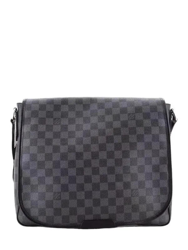 LOUIS VUITTON Damier Graphite Mm Messenger Bag - Black