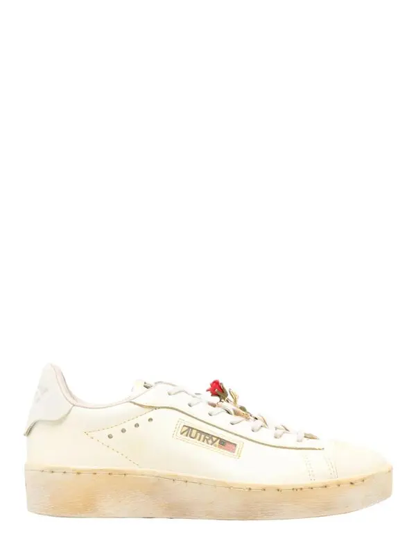 AUTRY Dallas Vintage Rose Embellished Lace Up Low Top Sneakers - Beige