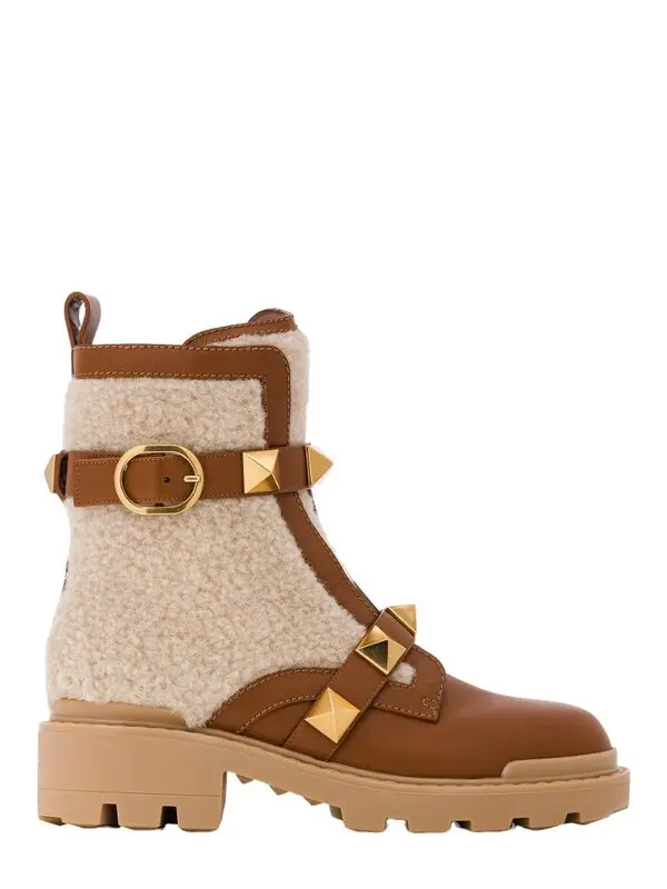 Valentino Garavani Roman Stud Shearling Ankle Boots - Nude