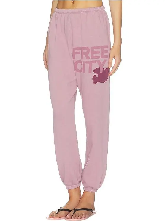 FREECITY Large Sweatpant In Blush - Makeup