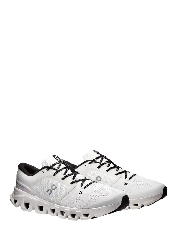 On X 5 Training Shoe - White/black