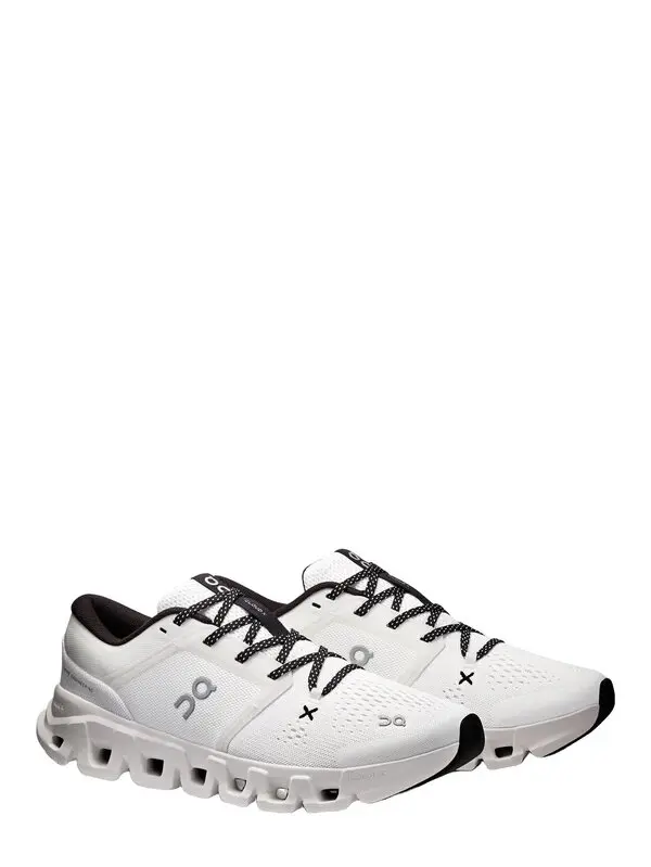 On X Training Shoe - White/black