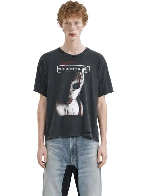 MARKING DISTANCE Manhunt Tee - Black