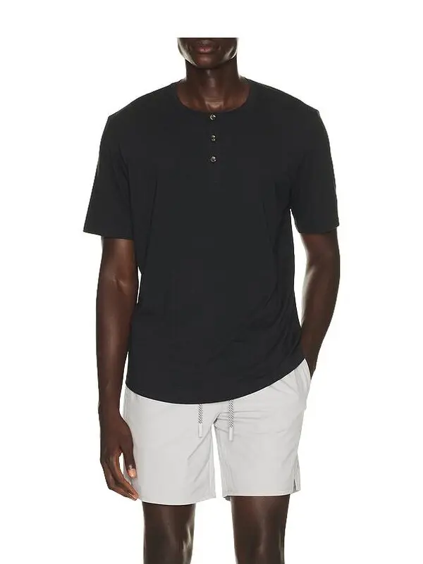 Travis Mathew Cloud Henley Tee - Black