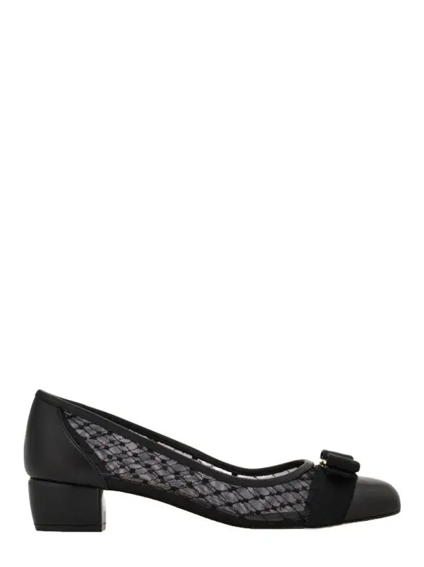 FERRAGAMO Vara Pumps With Bow Detailing - Black