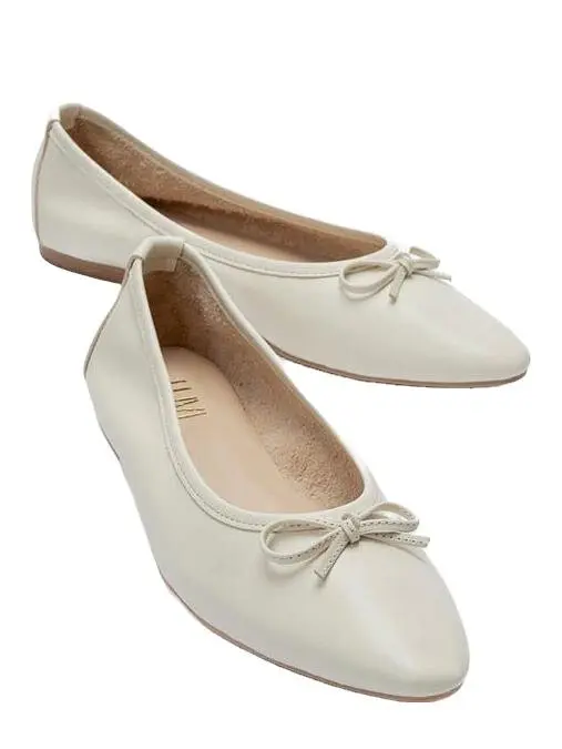 FOREVER & ALWAYS SHOES Leather Bow Ballet Flats - Cream