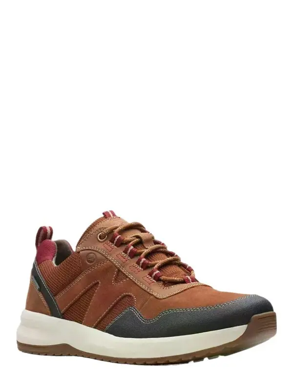 Clarks Wellman Trail Panelled Sneakers - Brown