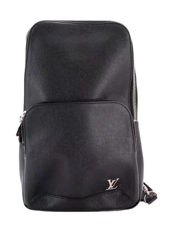 LOUIS VUITTON Avenue Sling Bag Taiga Leather Crossbody Bag - Black