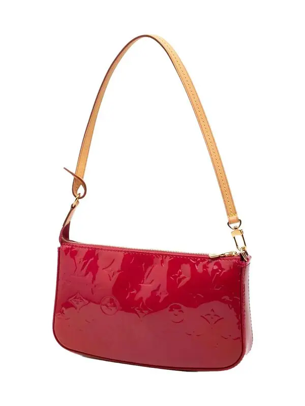 LOUIS VUITTON Monogram Vernis Pochette Accessories Shoulder Bag - Red