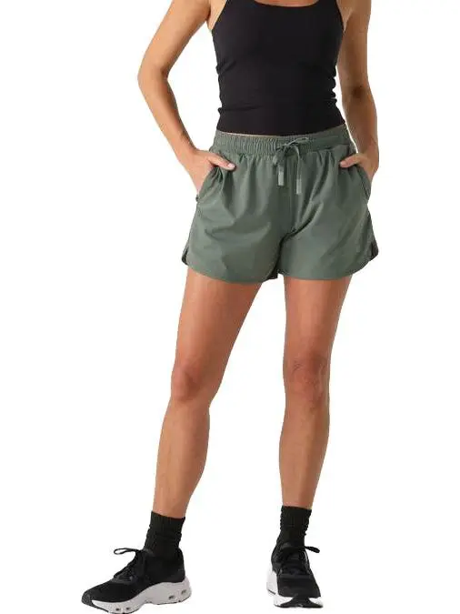 FIELDSHEER Athletic Shorts With Scalloped Waistband - Sage