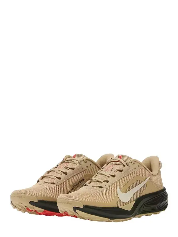 Nike Pegasus Trail Sneakers - Neutrals