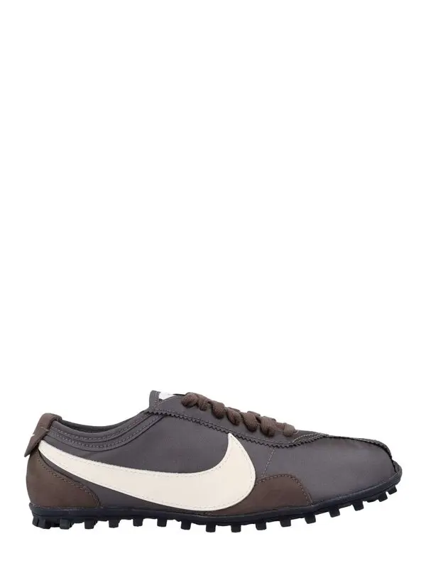 Nike Athletic Sneakers - Brown