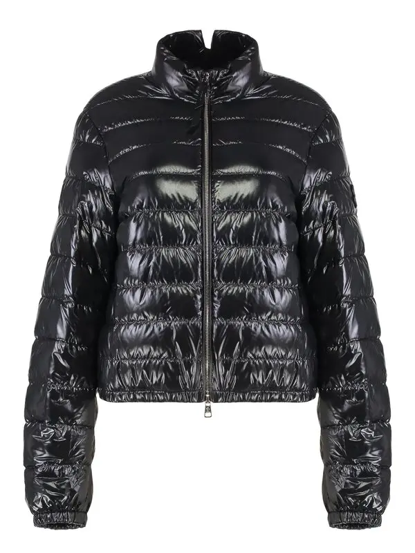 Moncler Knut Down Jacket With Logo Patch - Black