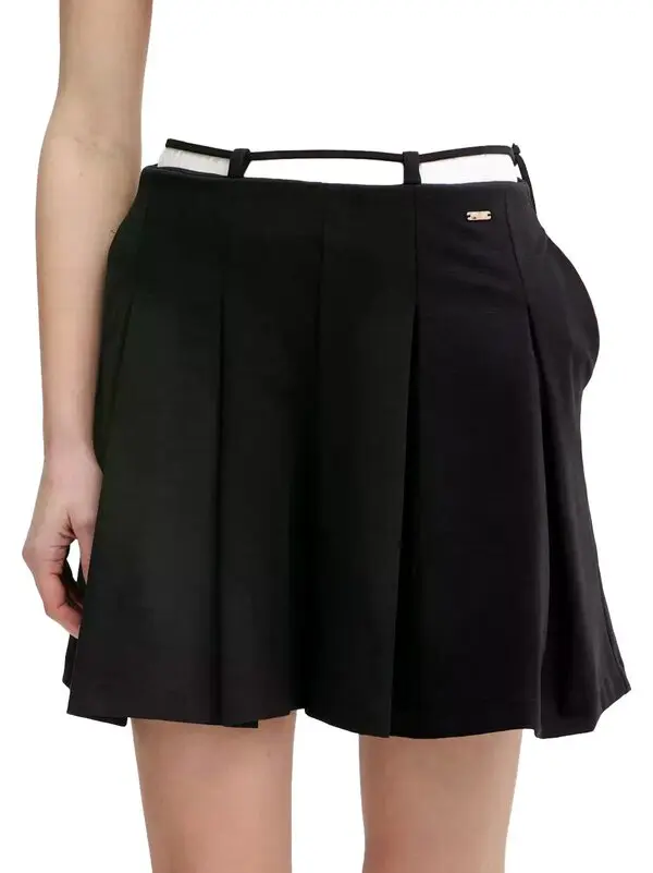 FRACOMINA Pleated Shorts With Side Pockets And Gold-tone Logo Plaque - Black