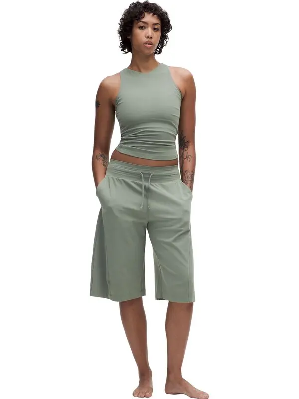 Lululemon Groove Mid-rise Relaxed Bermuda Short - Willow Leaf