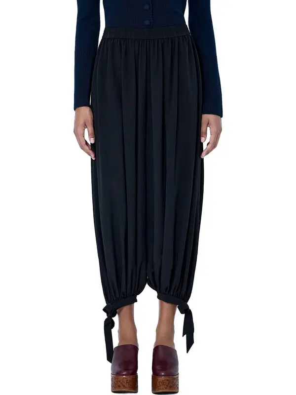 Chloé Fluid Pleated Pants In Crêpe De Chine - Black
