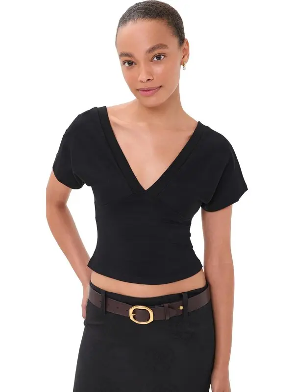 Lioness Icon Tee" V-neck Short Sleeve Top - Noir