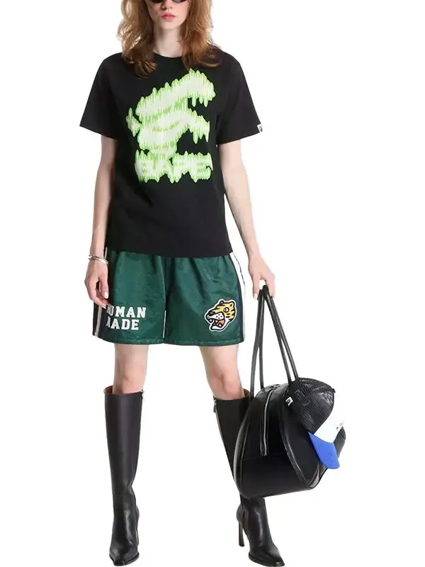 A BATHING APE Graphic Print Logo Patch T-shirt - Black