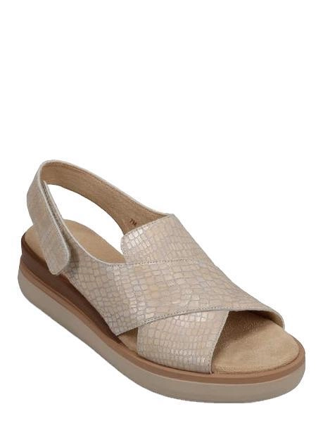 Vaneli Hydra Platform Sandals - Champagne