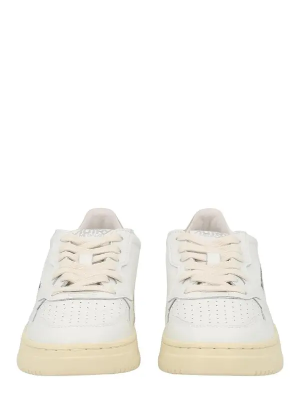 AUTRY Medalist Low Leather Sneakers - White