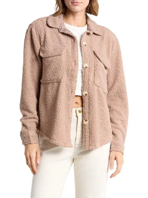 BEACHLUNCHLOUNGE Tory Boxy Crop Faux Shearling Shirt Jacket - Camel