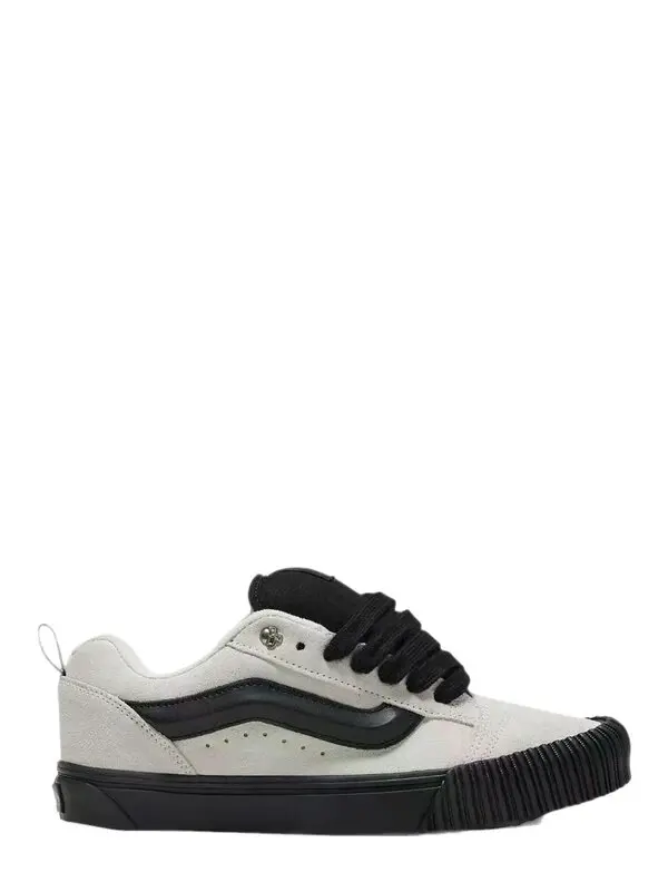 VANS Knu Skool Low-top Sneakers - White