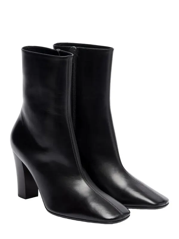 THE ROW Cindy Leather Ankle Boots - Black
