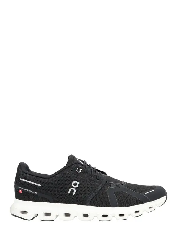 On Low-top Round-toe Sneakers - Black