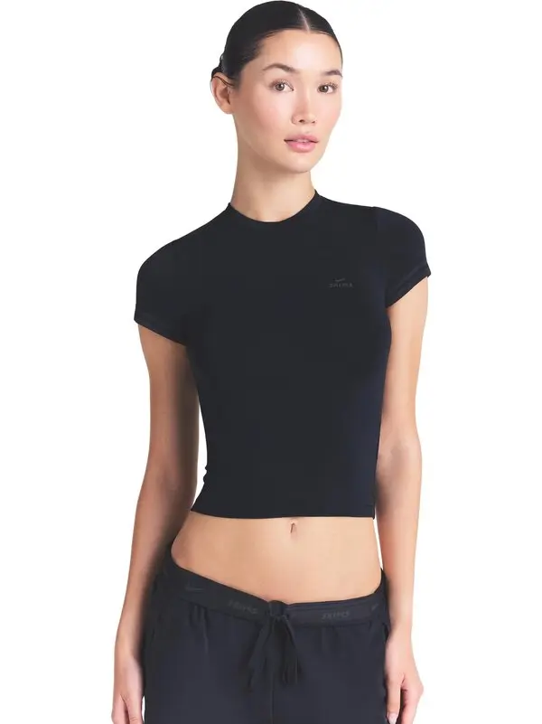 SKIMS Cropped T Shirt | Black | | Nike Stretch Knit - Obsidian