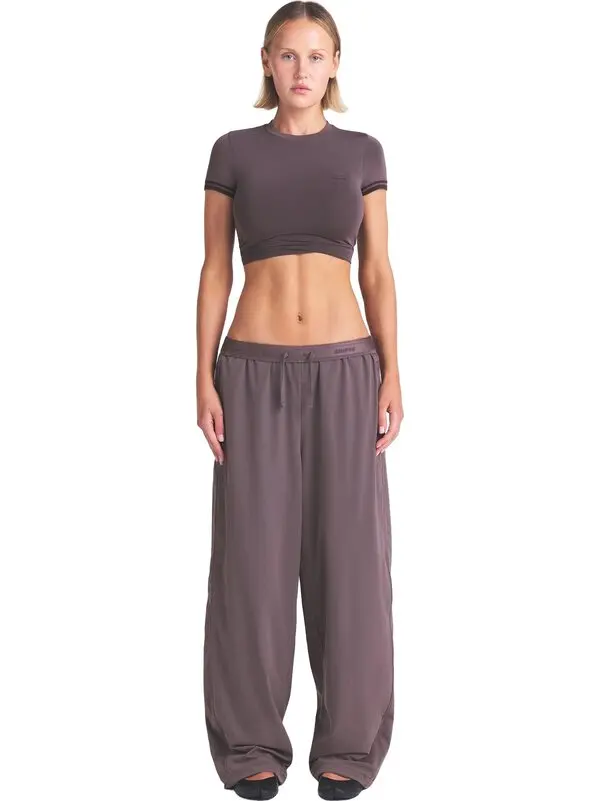 SKIMS Oversized Pants | Deep Neutral | | Nike Stretch Nylon - Resin