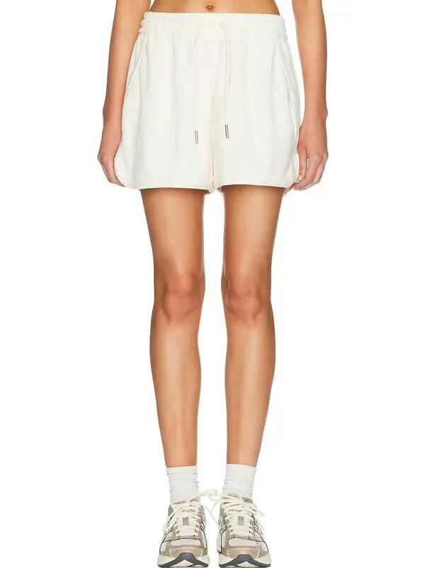 On Courtside Terry Short In Cream - Chantilly