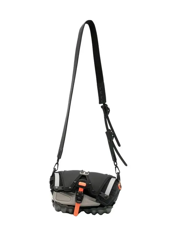 INNERRAUM Sculptural-panelled Messenger Bag - Black
