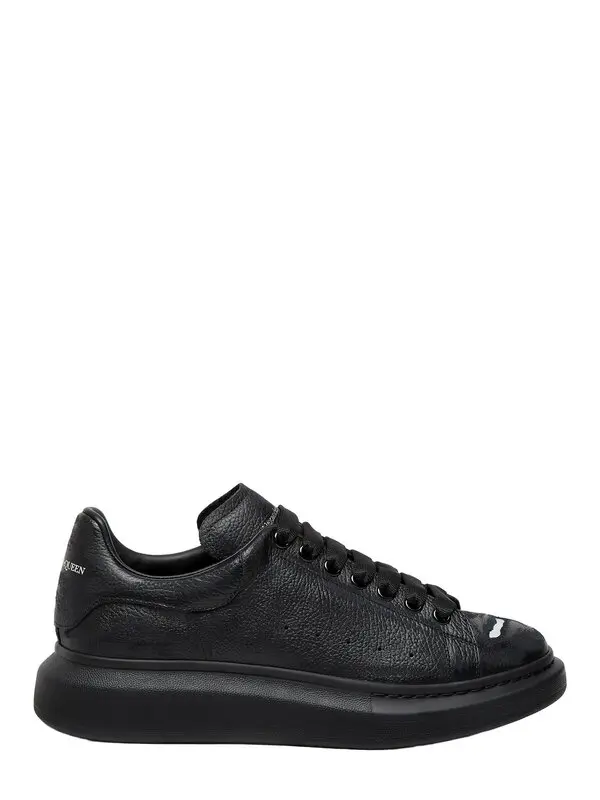 Alexander McQueen Oversized Sneaker In Grainy Leather - Black