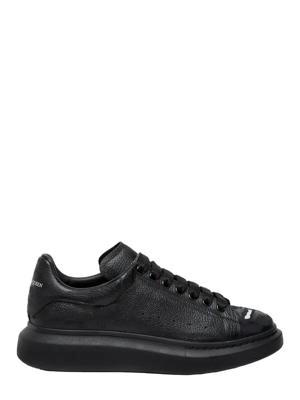 Alexander McQueen Oversized Sneaker In Grainy Leather - Black