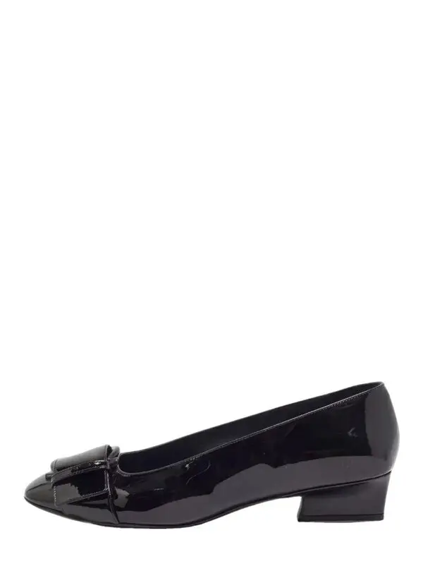 FERRAGAMO Patent Leather Gancini Buckle Block Heel Pumps - Black