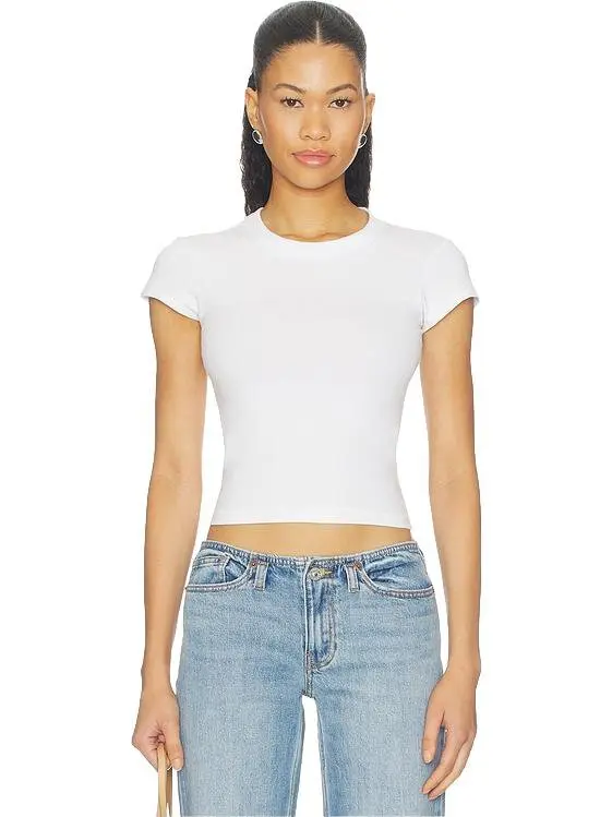 Good American The Cap Sleeve Tee In White - White001