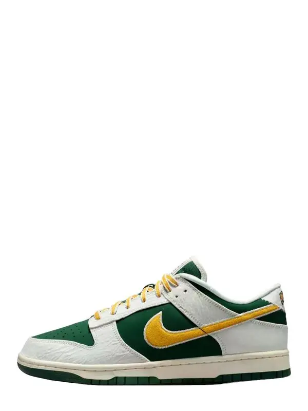 Nike Dunk Low Retro Sneakers - White
