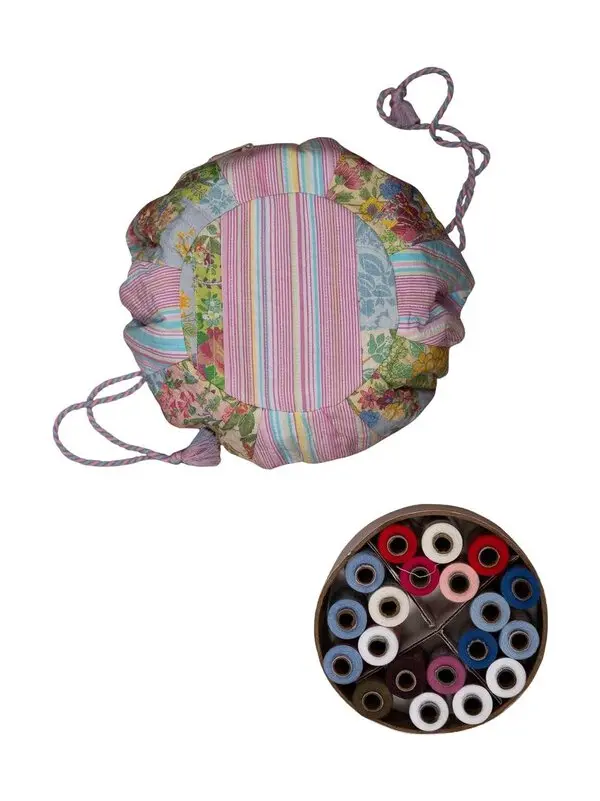 MODERN PRAIRIE Garden Collage Patchwork Drawstring Sewing Bag + 20 Spools Of Thread - Green