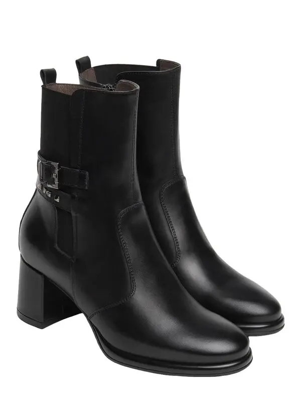 NEROGIARDINI Block Heel Chelsea Boots - Black