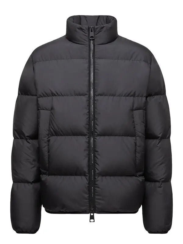 Moncler Erterle Short Down Jacket With Logo Detail - Black