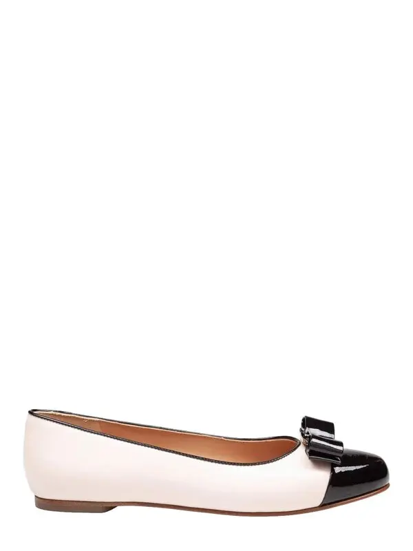 FERRAGAMO Varina Bicolour Nappa Leather Ballet Flats With Bow And Patent Toe - Black