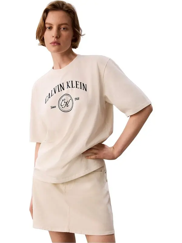 Calvin Klein Arch Varsity Logo Graphic Relaxed T-shirt - Tofu