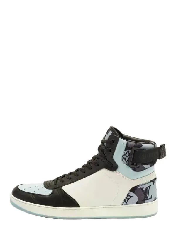 LOUIS VUITTON High-top Lace-up Sneakers - White