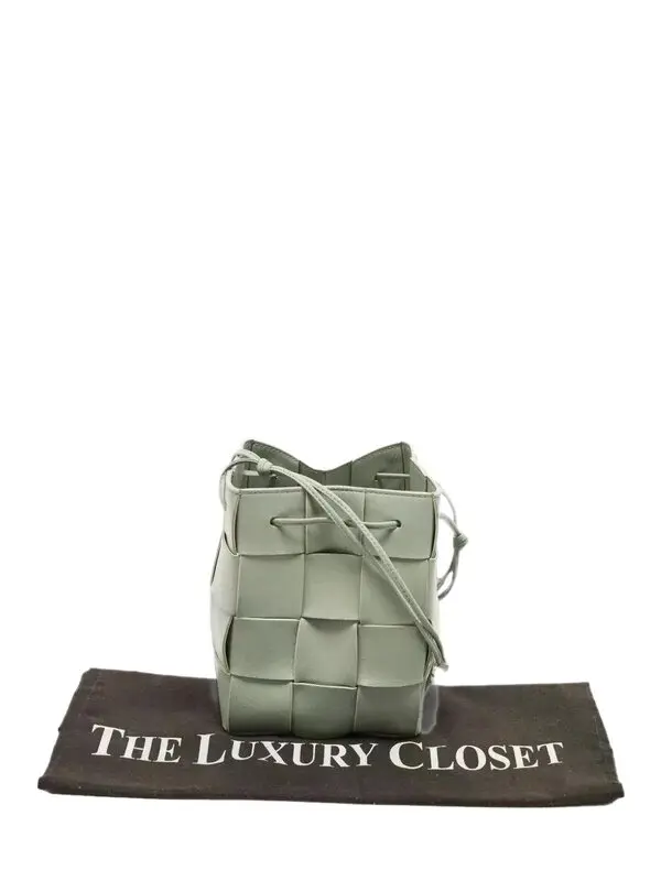 Bottega Veneta Small Cassette Intrecciato Bucket Bag - Green