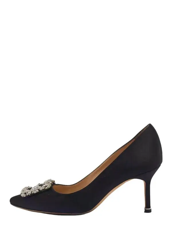 Manolo Blahnik Hangisi Pumps With Crystal Embellished Buckle - Black